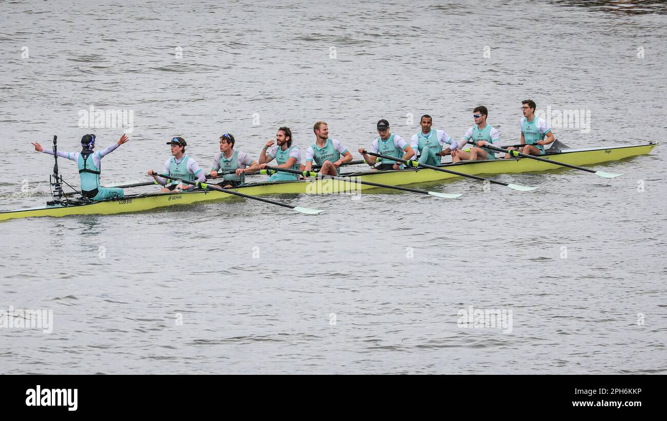 Cambridge rowing mens eight hi-res stock photography and images - Alamy