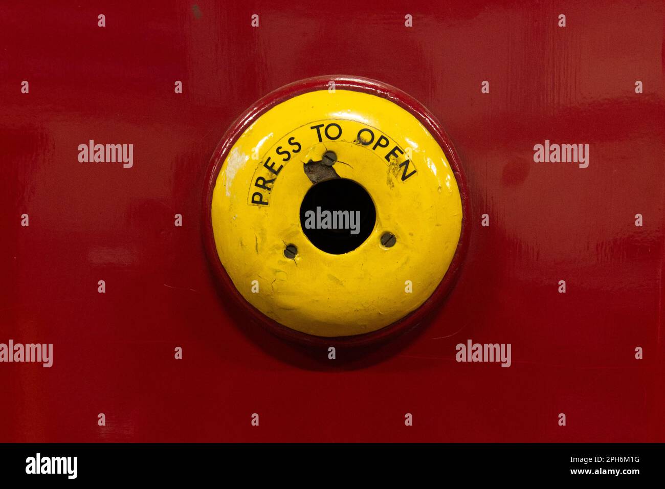 broken push button Stock Photo - Alamy