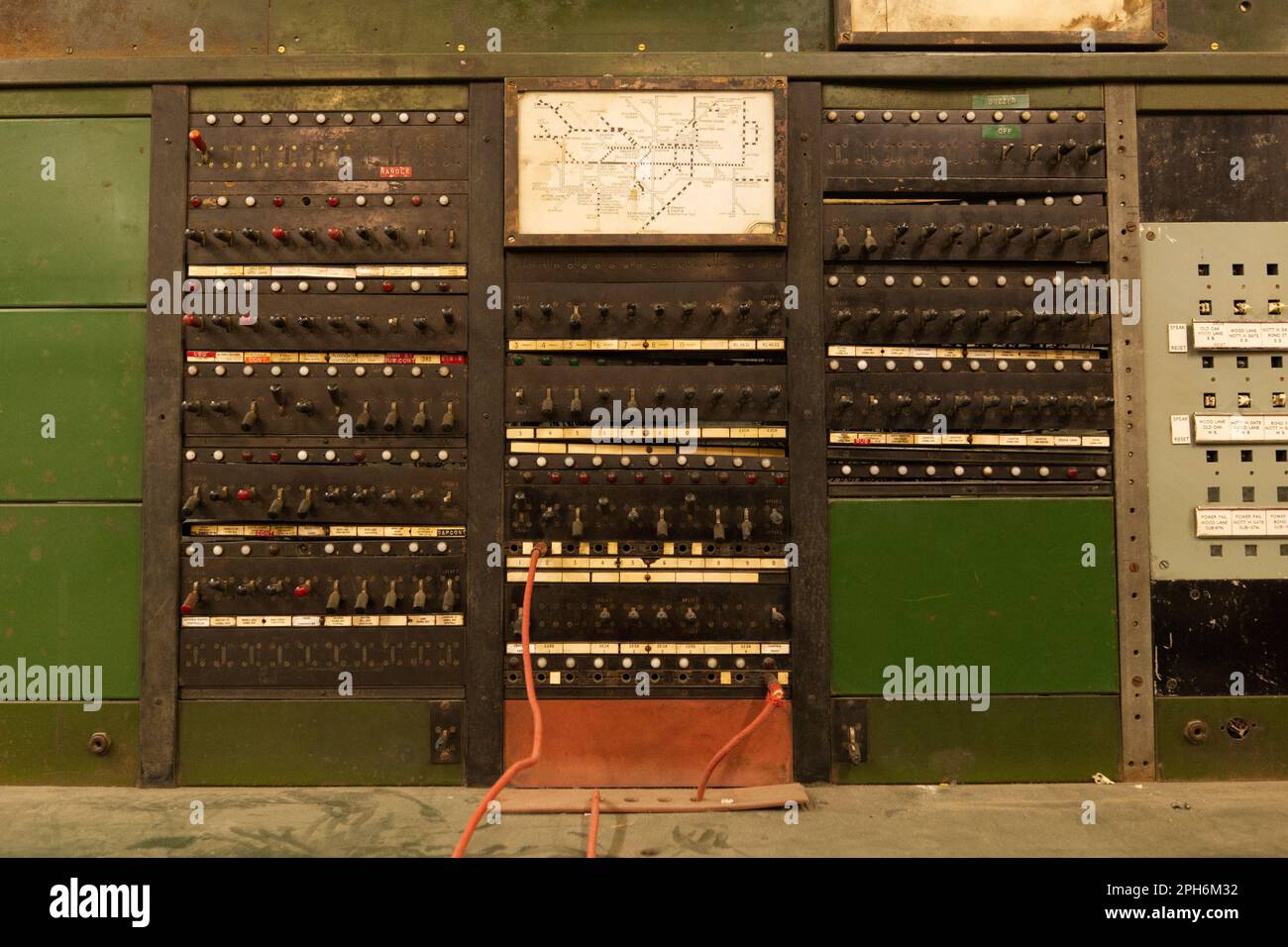 Signalling equipment hi-res stock photography and images - Alamy