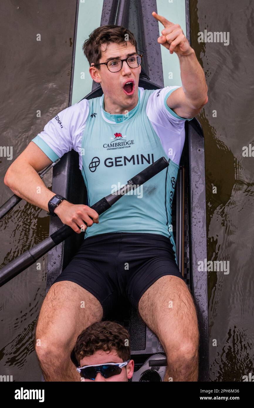 London, UK. 26th Mar, 2023. Matt Edge, the Cambridge bow man celebrates ...