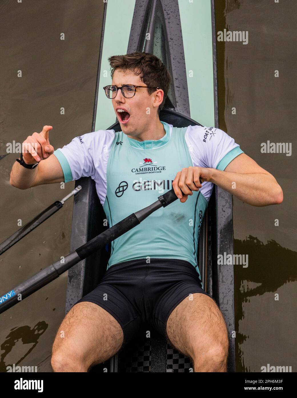 London, UK. 26th Mar, 2023. Matt Edge, the Cambridge bow man celebrates ...