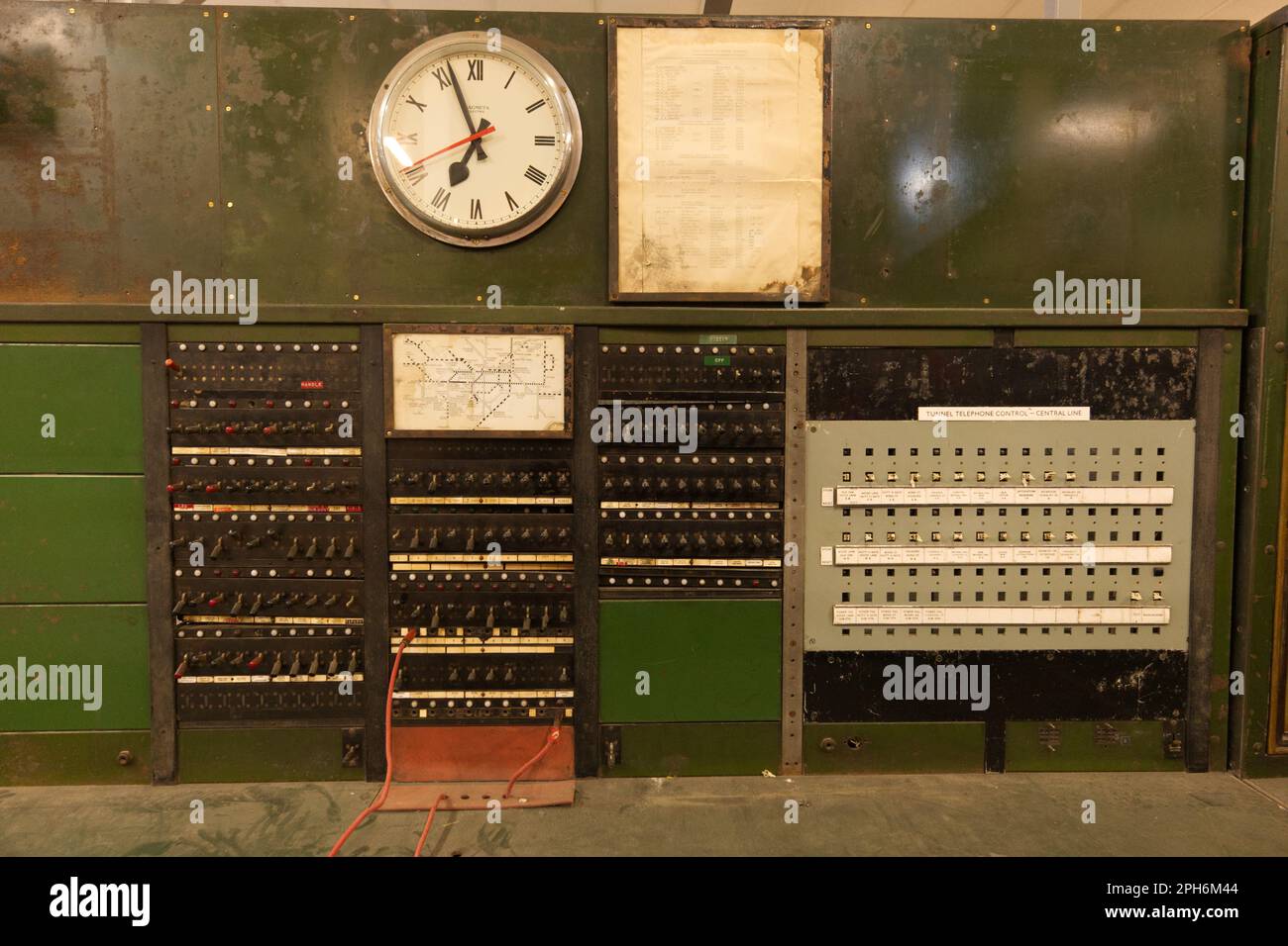 Electrical signalling hi-res stock photography and images - Alamy