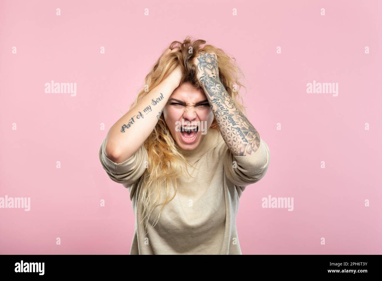 emotion enraged infuriated woman scream pull hair Stock Photo - Alamy