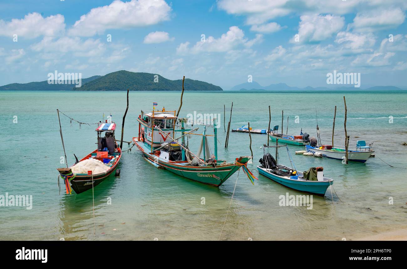 Thai fishing boats Stock Photo - Alamy