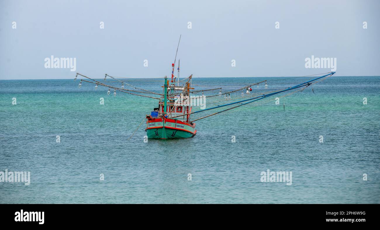 Thai fishing boat Stock Photo - Alamy