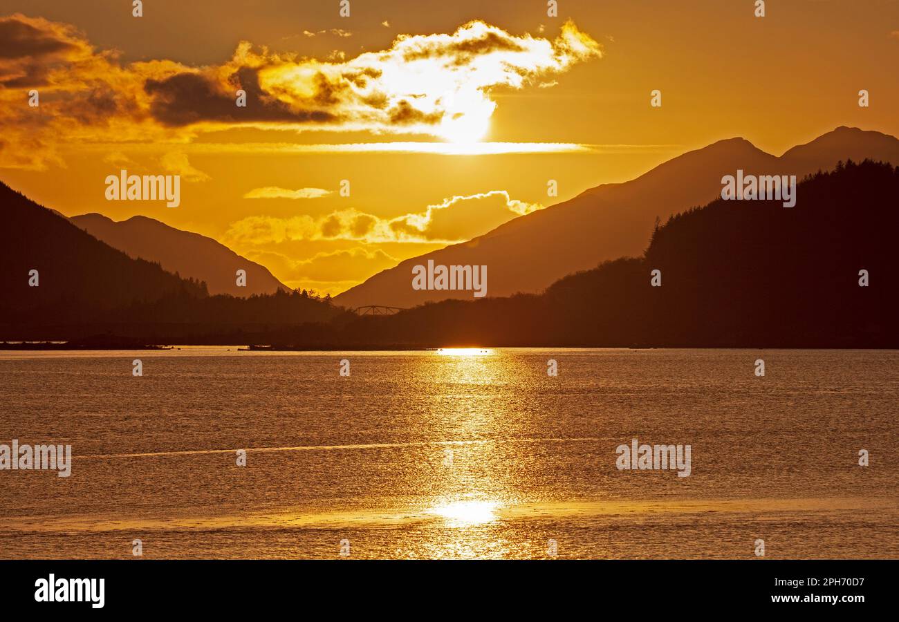 Loch Leven, Ballachulish, Scotland, UK. 26th March 2023. Colourful ...
