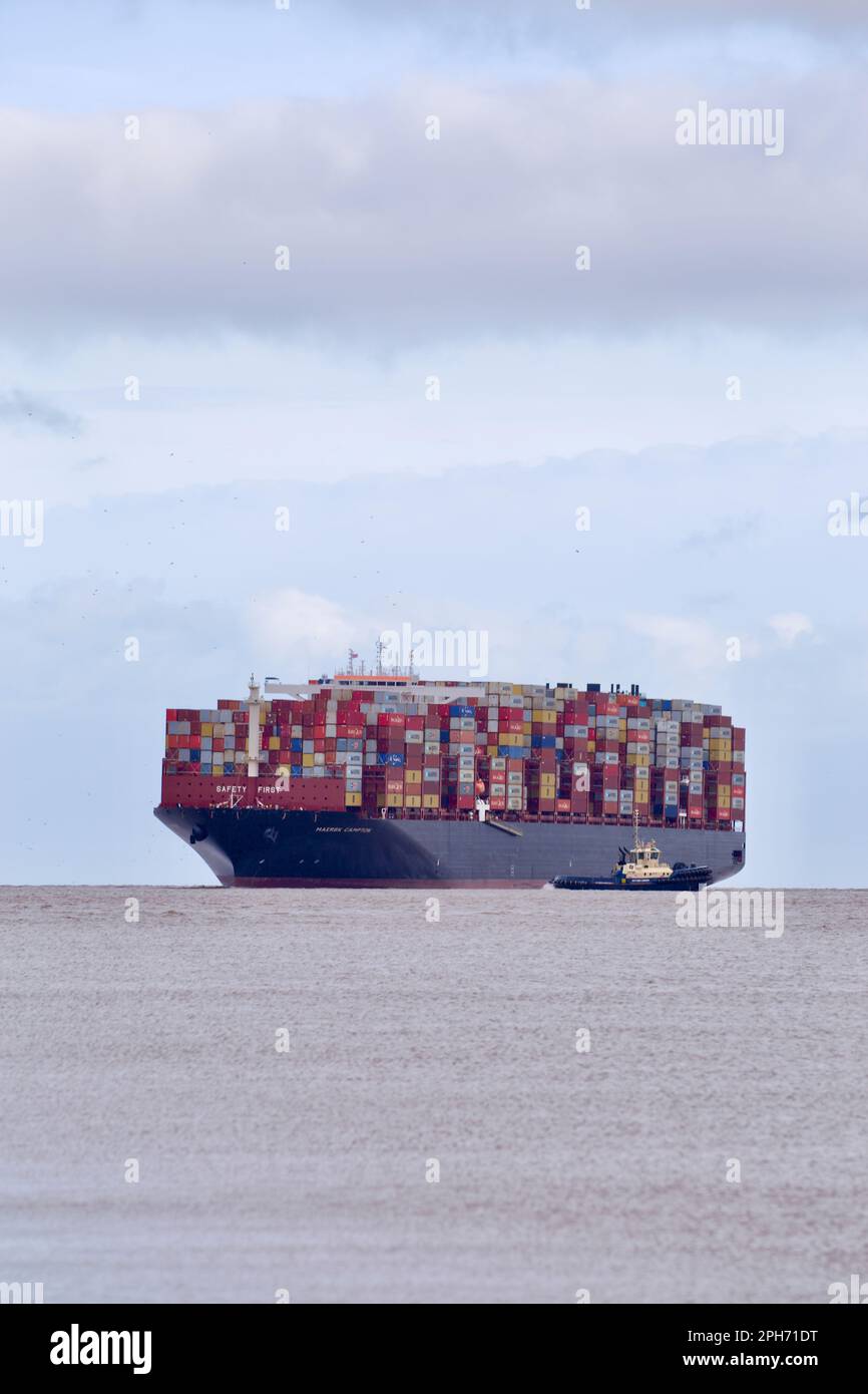 Container ship Maersk Compton entering the Port of Felixstowe, Suffolk ...