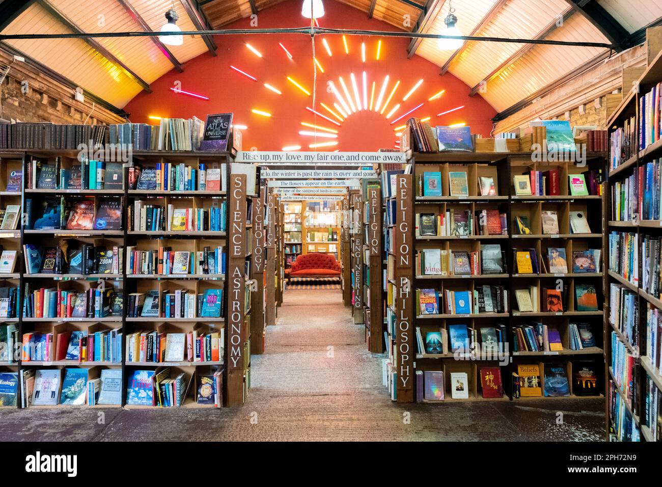 Alnwick station bookshop hi-res stock photography and images - Alamy