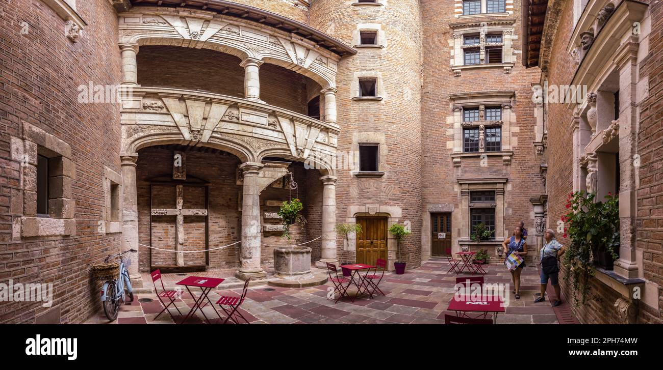 Hotel de reynes hi-res stock photography and images - Alamy