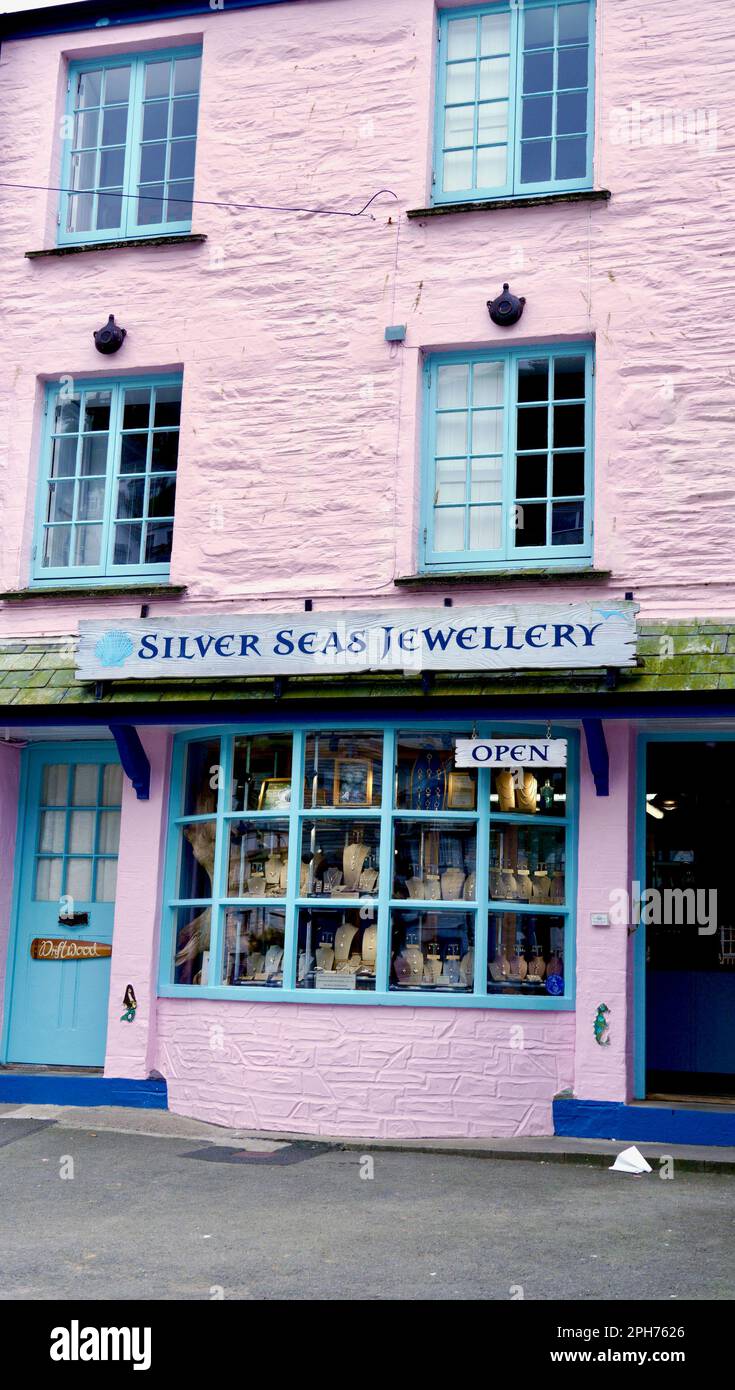 This idyllic, quaint Cornish village has many attractive and colourful ...