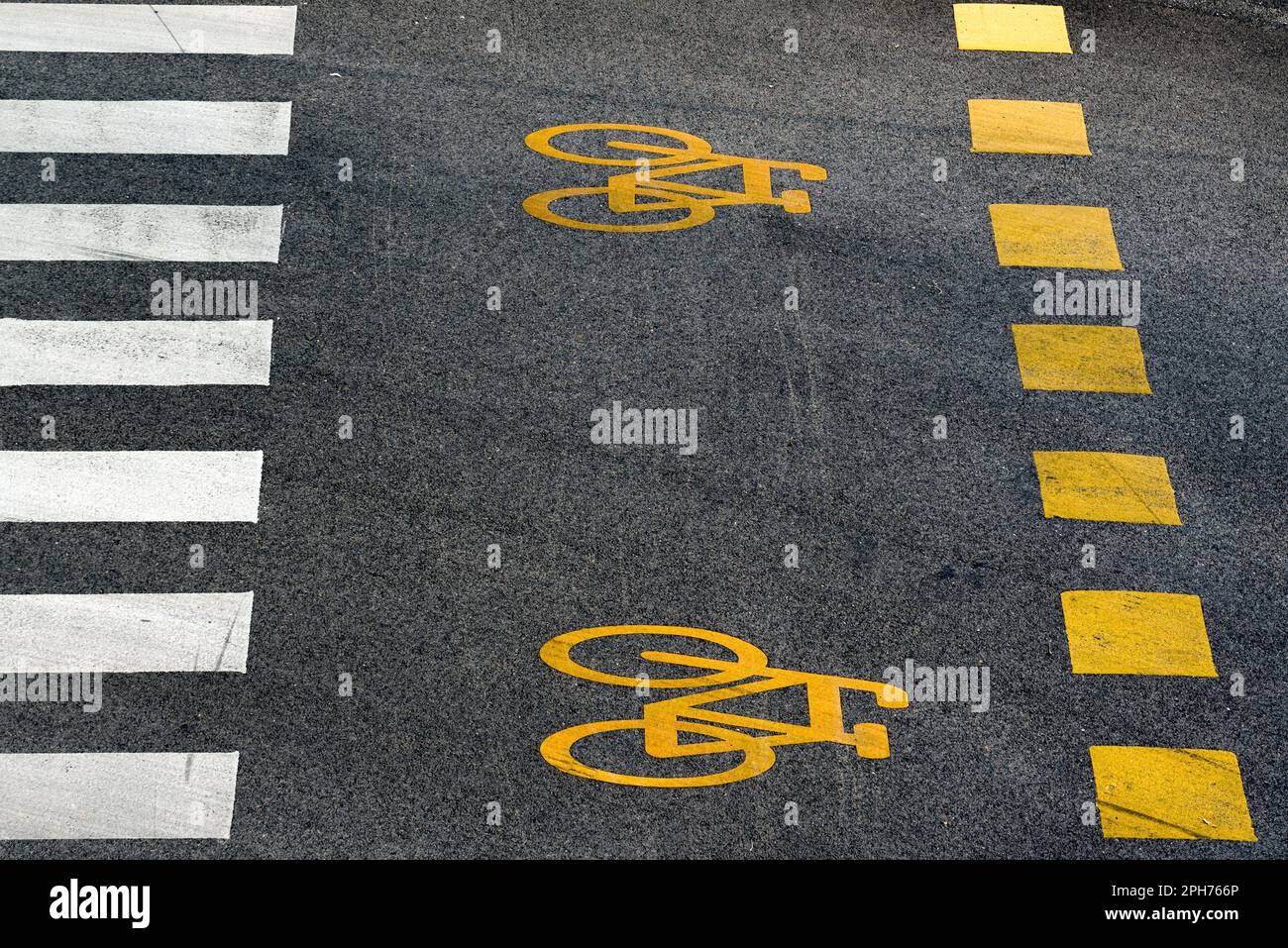 Bicycle lane sign Stock Photo - Alamy