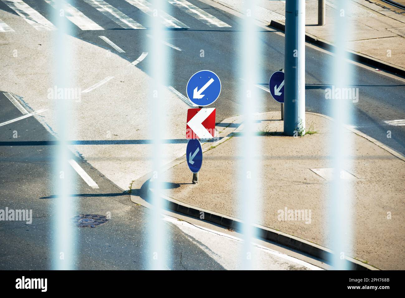 Marking arrow hi-res stock photography and images - Alamy