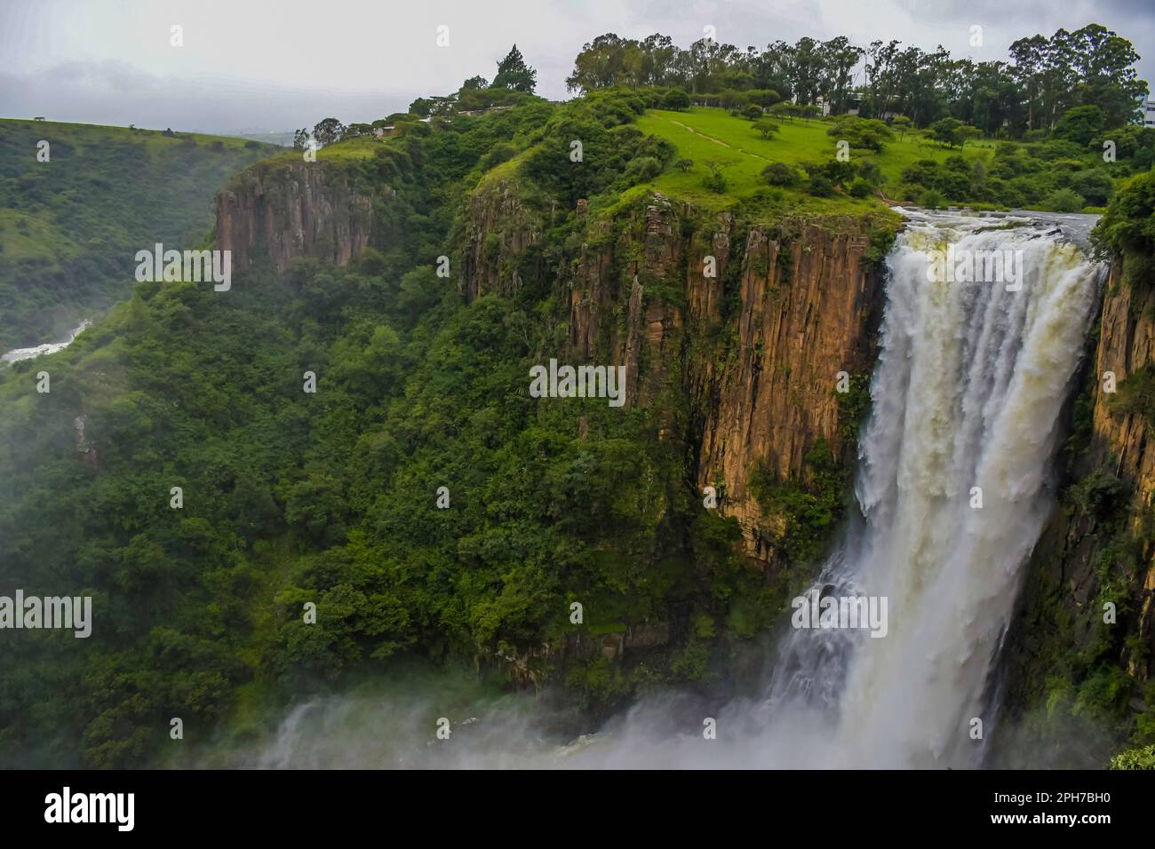 Howick falls waterfall on Umgeni river in Kzn midlands meander Stock ...