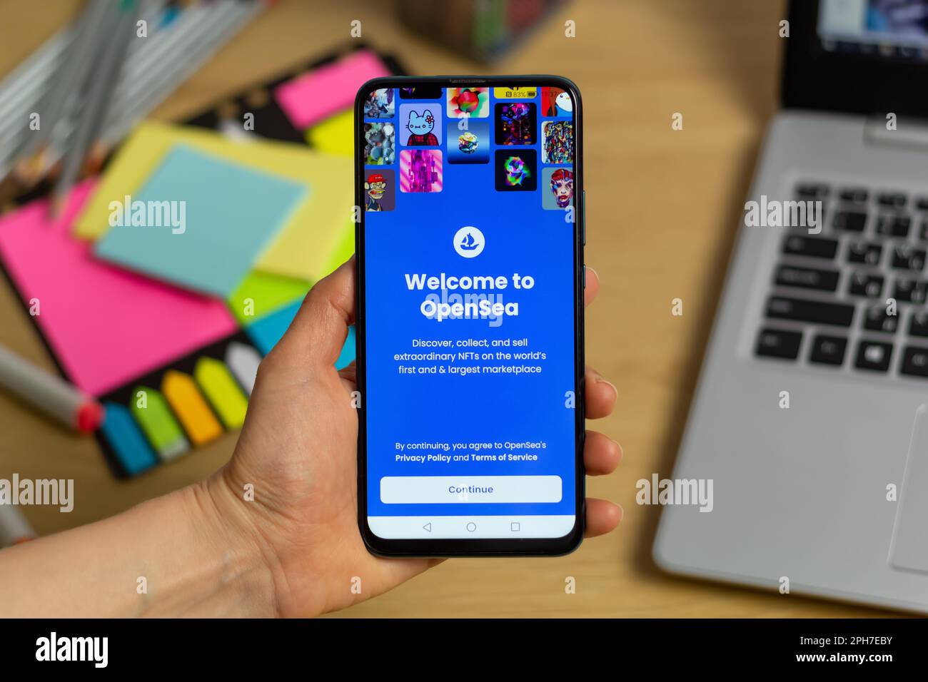 Opensea logo hi-res stock photography and images - Alamy