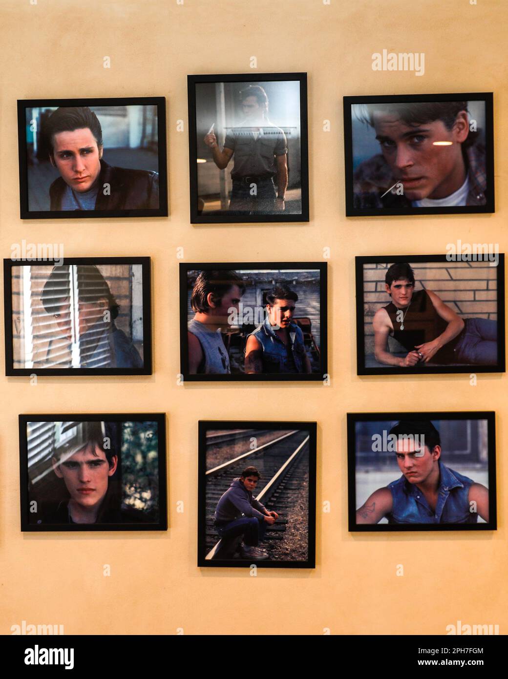 The outsiders 1983 hi-res stock photography and images - Alamy