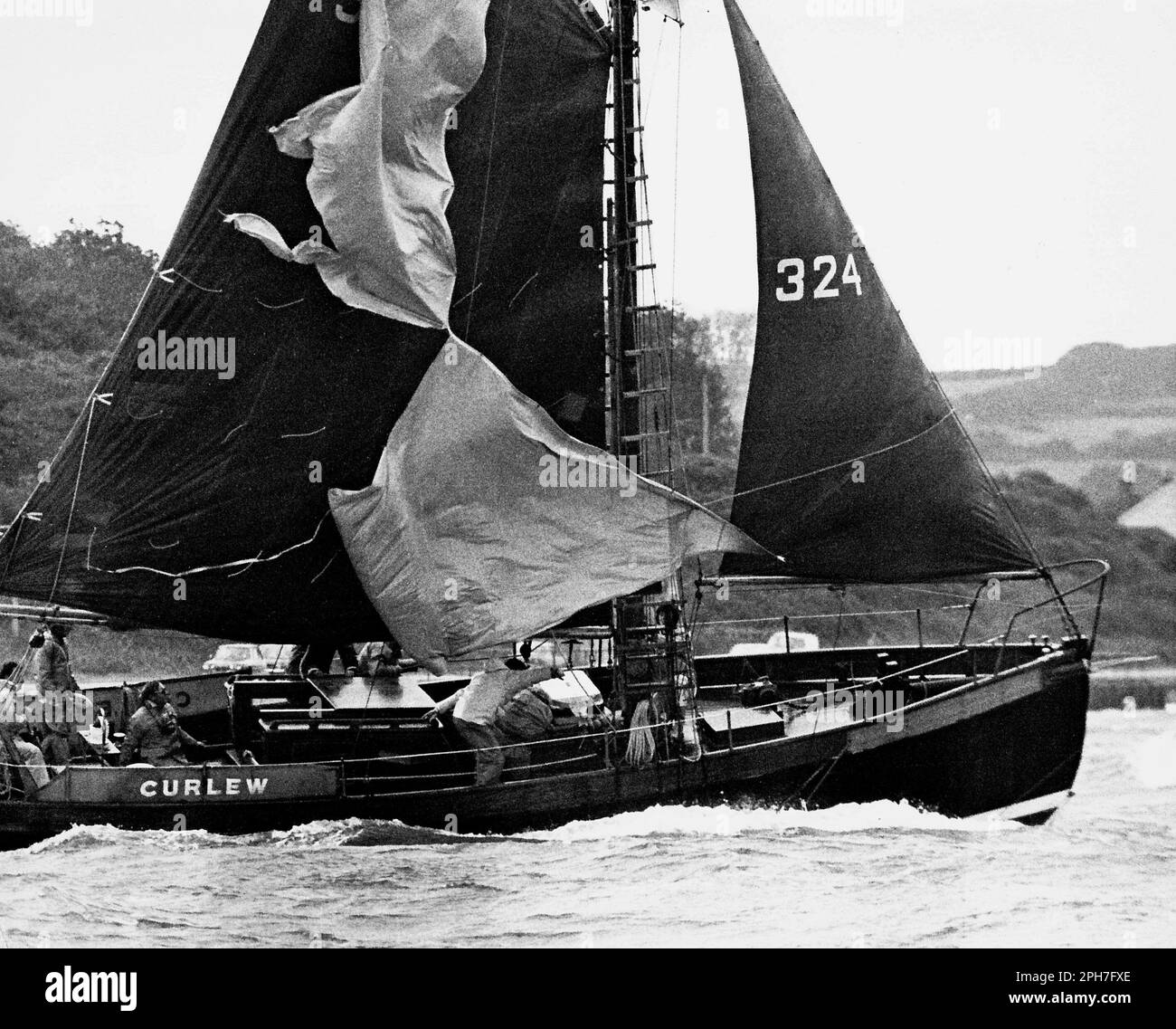 Old gaffers race hi-res stock photography and images - Alamy