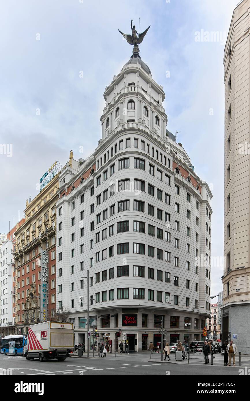 MADRID, SPAIN - March 26, 2023: Metropolis Building, Madrid It was ...