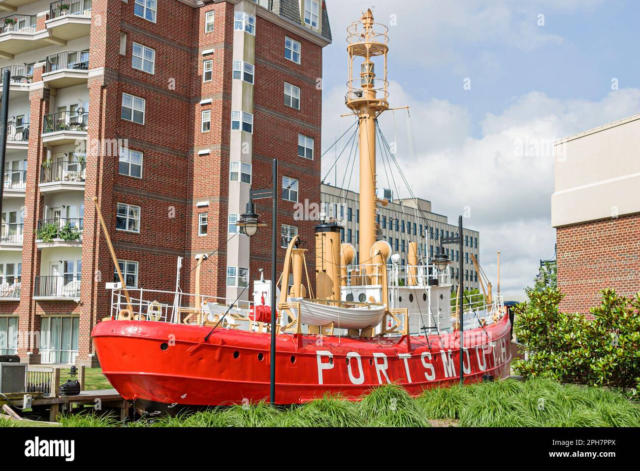 Virginia Portsmouth Lightship Museum,historic exhibit exhibition ...