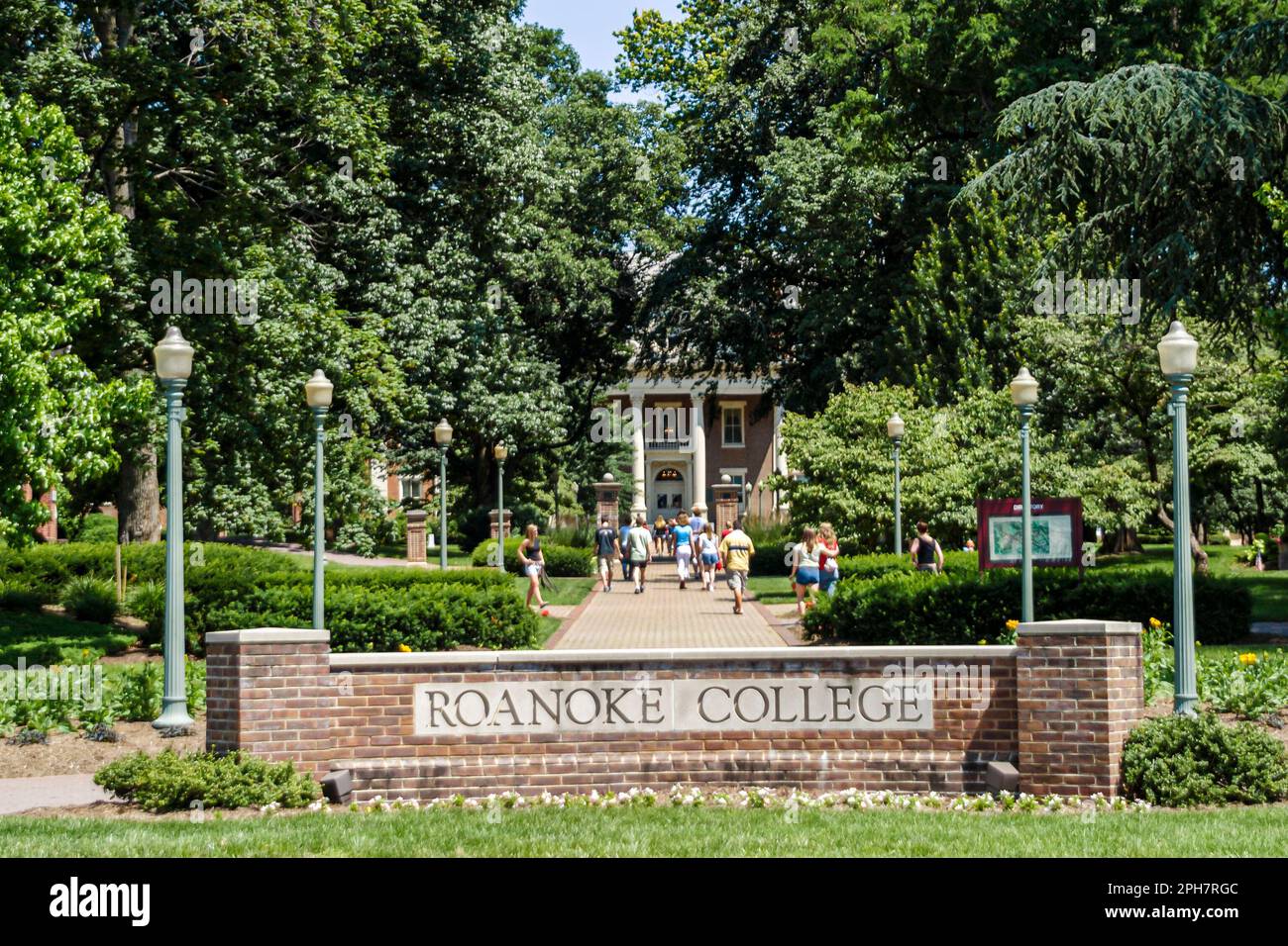 Roanoke college school campus sign entrance hi-res stock photography ...