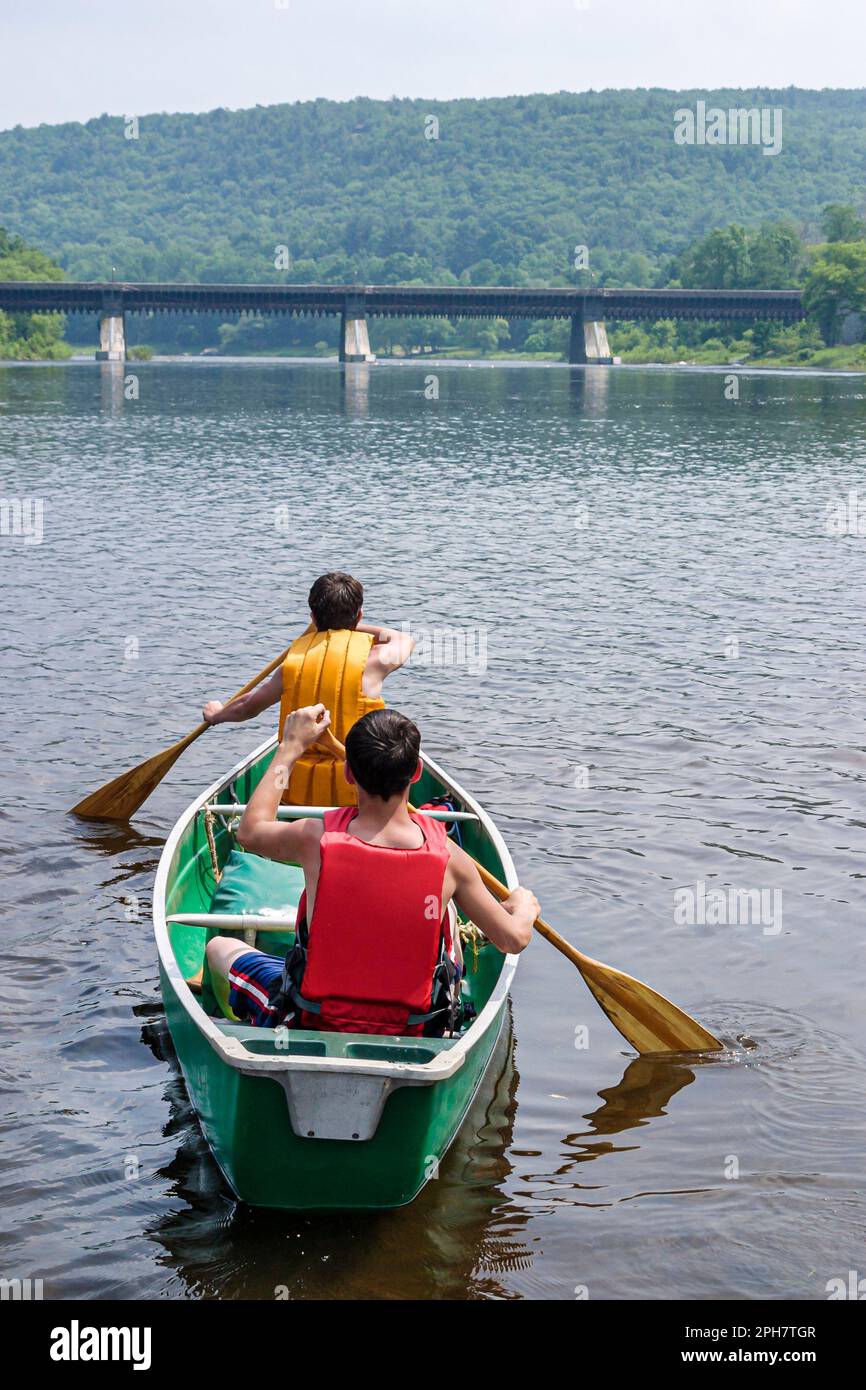 Water lackawaxen roebling aqueduct bridge hi-res stock photography and ...