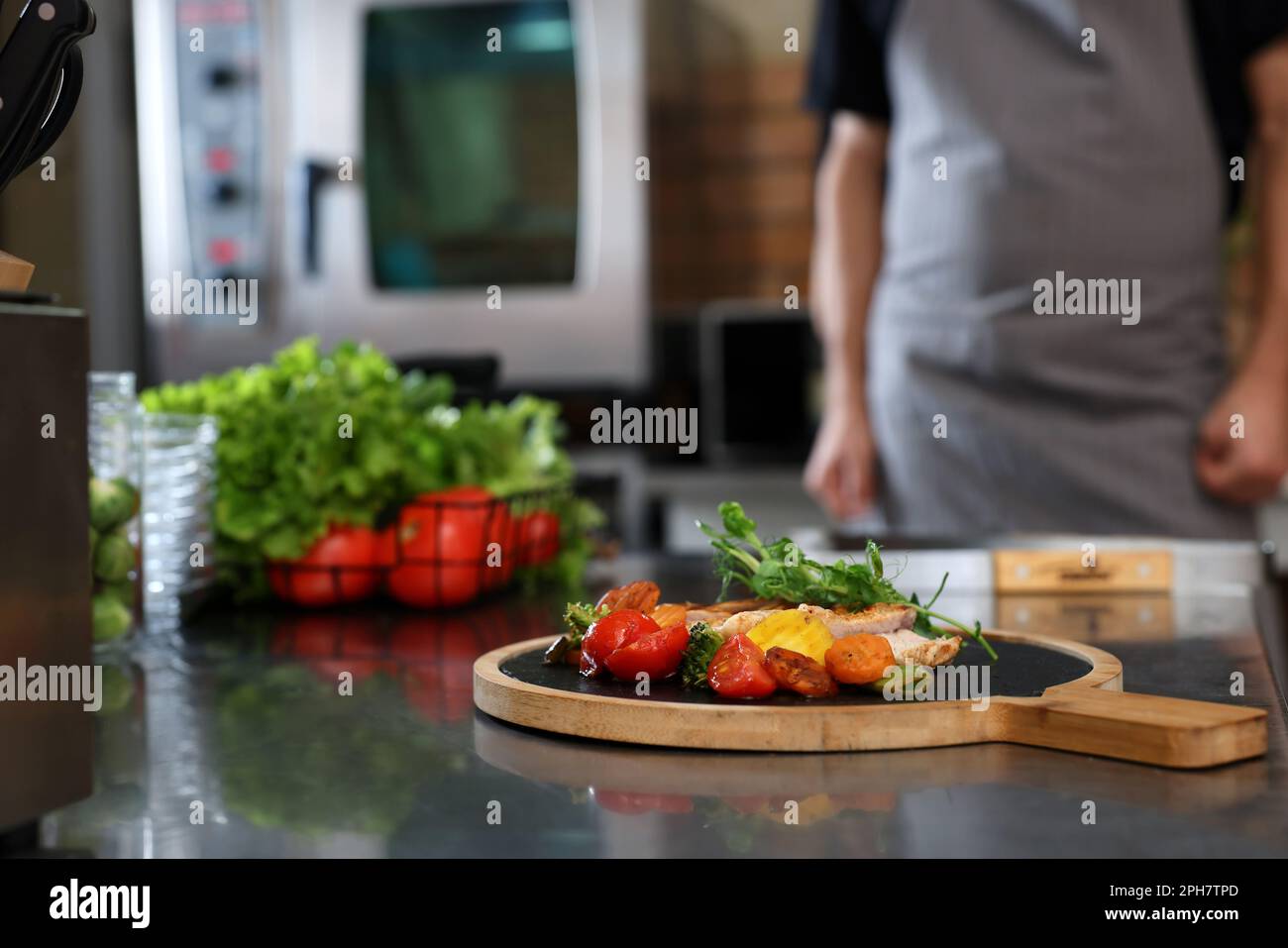 Chef in restaurant kitchen hi-res stock photography and images - Alamy