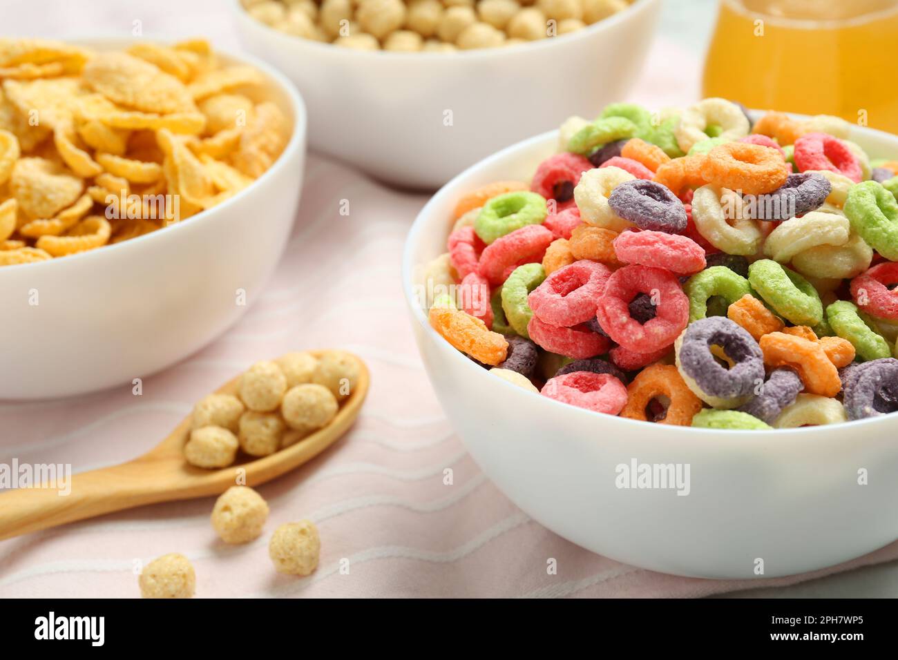 Different breakfast cereals hi-res stock photography and images - Alamy