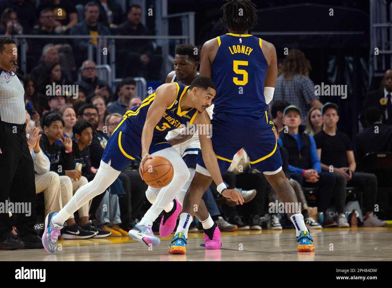 Golden State Warriors guard Jordan Poole (3) beats Minnesota ...