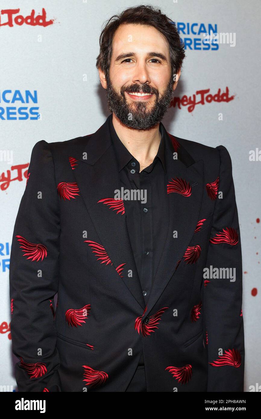 Lunt fontanne theatre night hi-res stock photography and images - Alamy