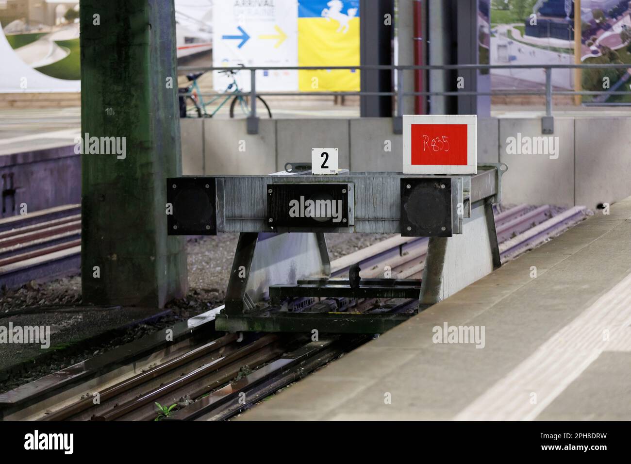 Stuttgart, Germany. 27th Mar, 2023. A buffer stop at Stuttgart Central ...