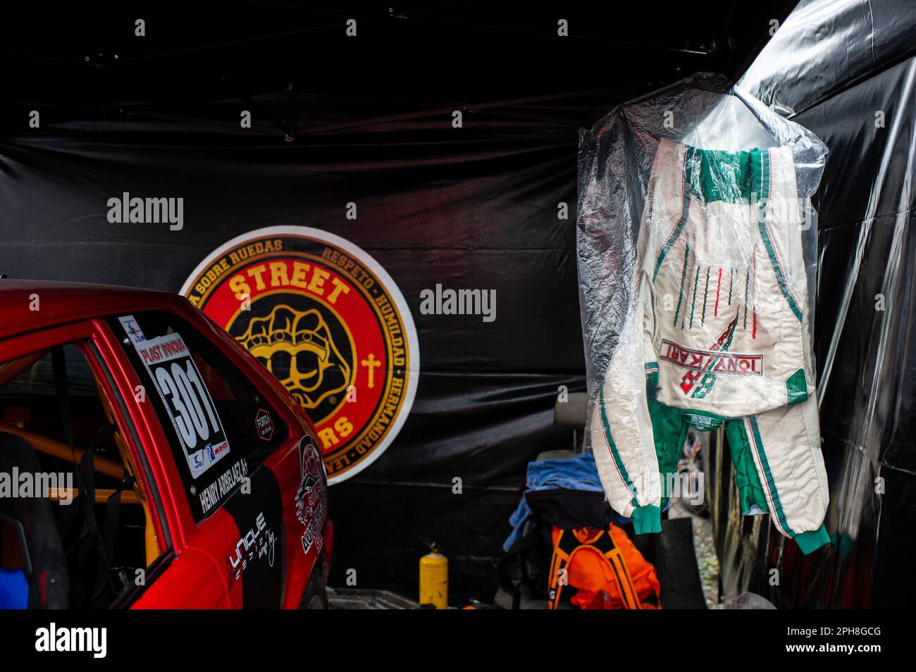 Bogota, Colombia. 26th Mar, 2023. Drivers take part in the starting ...