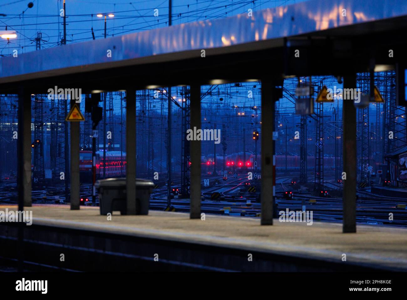 Nuremberg, Germany. 27th Mar, 2023. The main train station is empty and ...