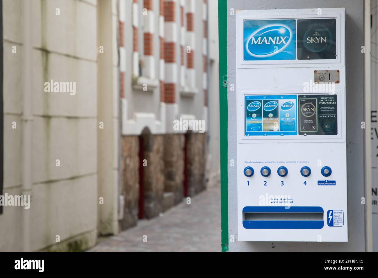 Vending machine for condom hi-res stock photography and images - Alamy