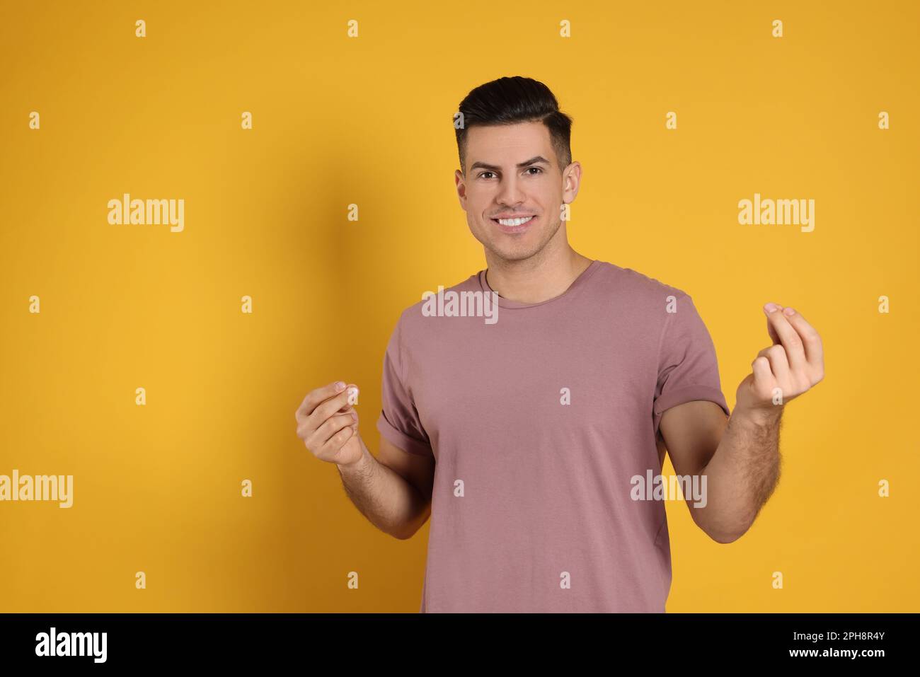 Man model snapping not woman hi-res stock photography and images - Alamy