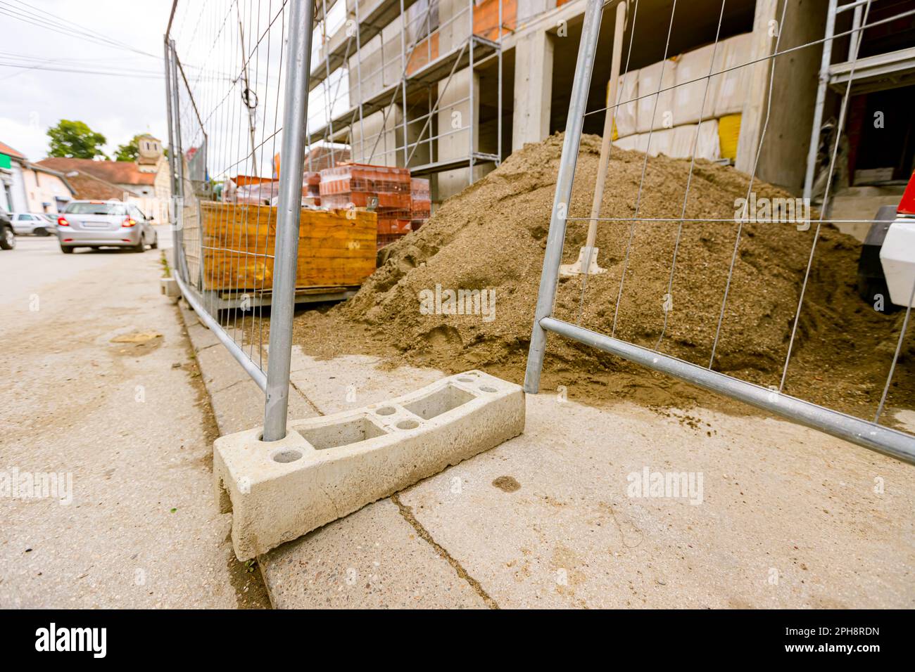 Concrete block pebbles hi-res stock photography and images - Alamy
