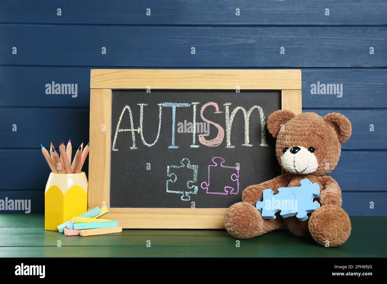 Small autism hi-res stock photography and images - Alamy