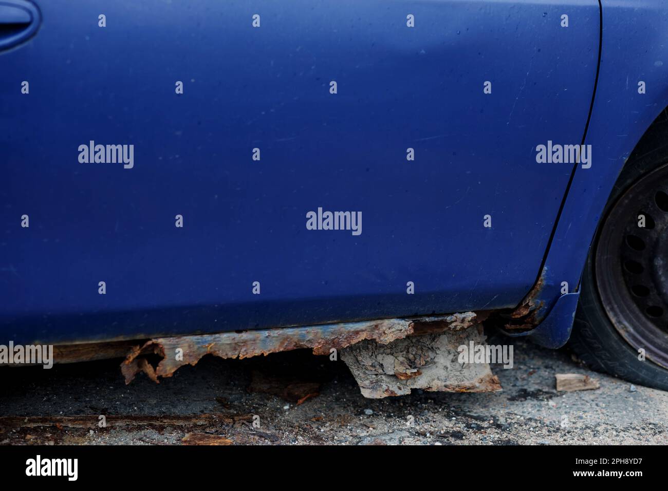 Car with Rust and Corrosion. Rusty messy surface Stock Photo - Alamy