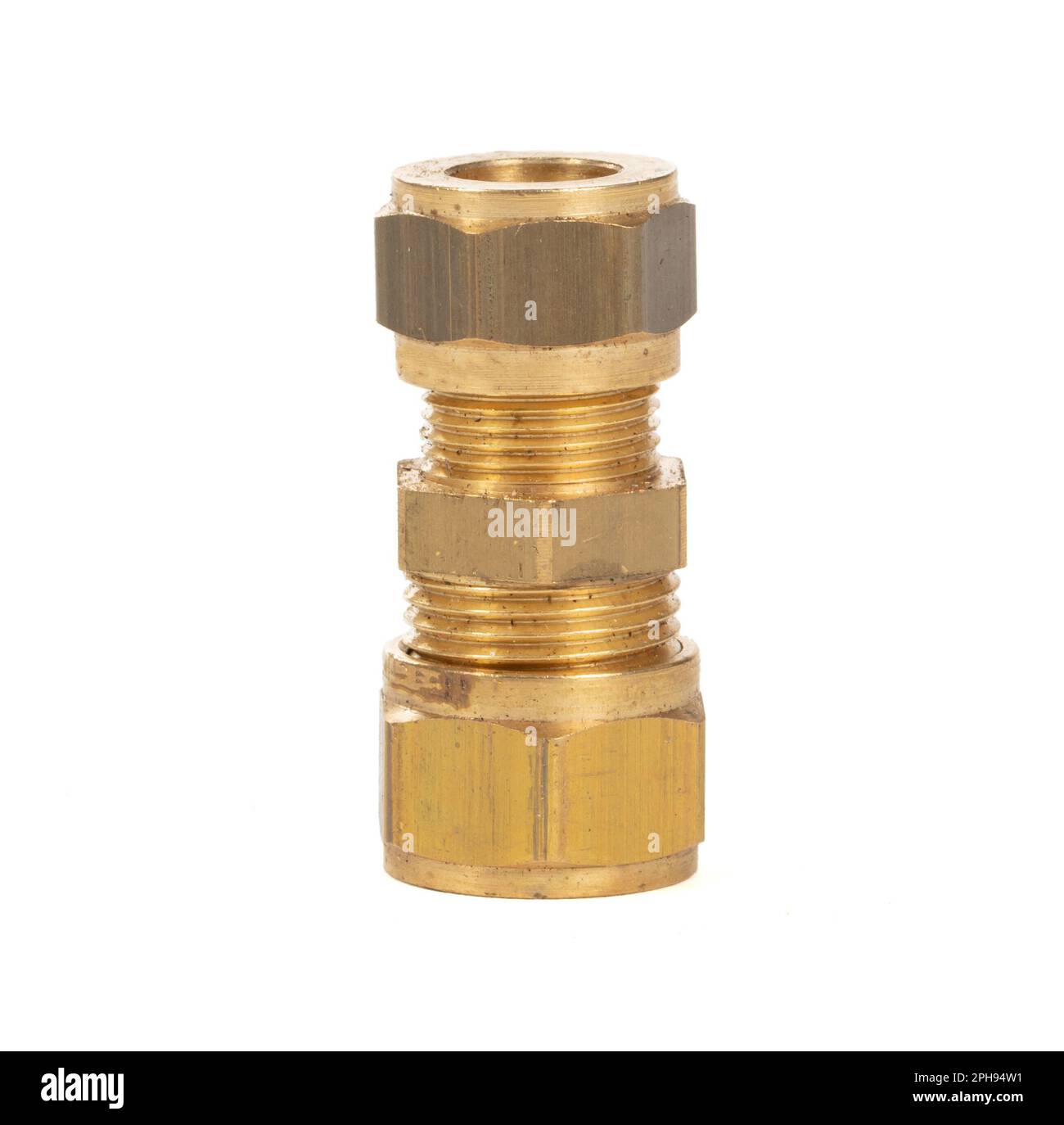 Brass fitting for plumbing pipes, connector for two different sizes ...