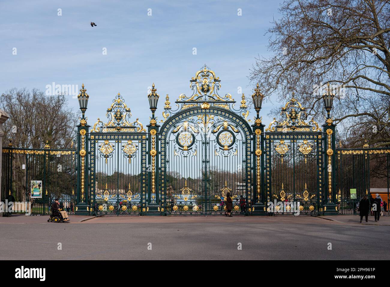 France, Lyon, 2023-03-22. Gateway to the Parc de la Tete d'Or in spring Stock Photo - Alamy
