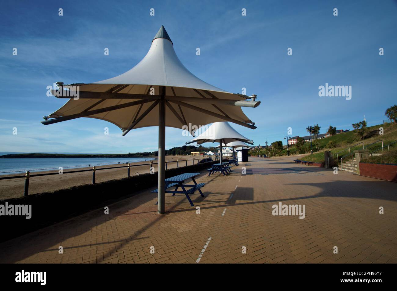 Barry island promenade hi-res stock photography and images - Alamy