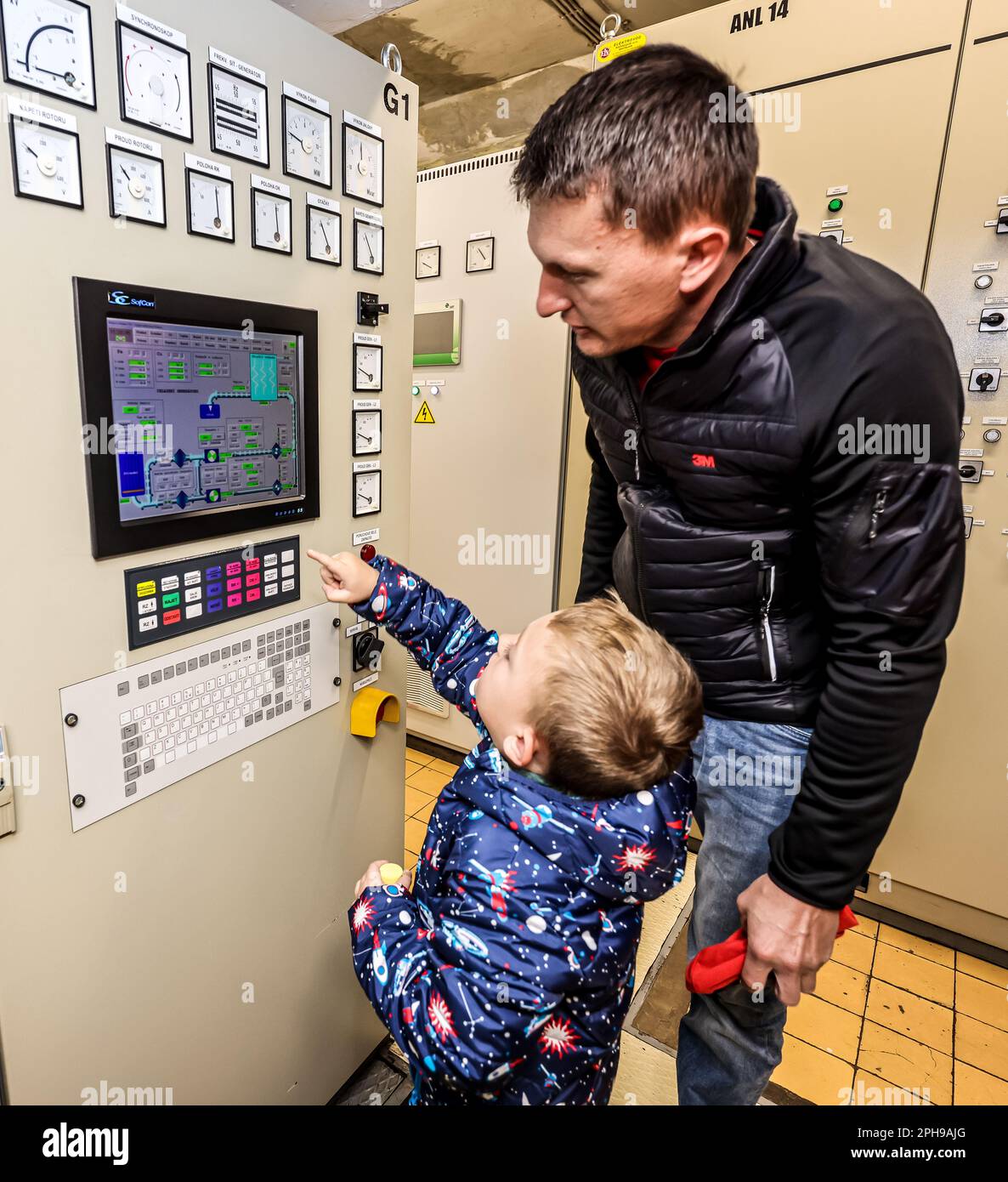Hydroelectric plant Strekov holds open house as part of World Water Day ...