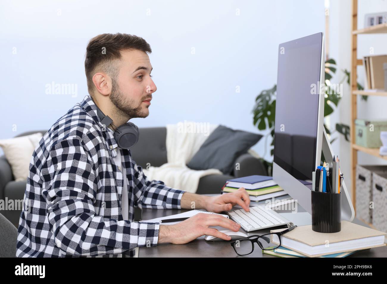 Modern house tutorial hi-res stock photography and images - Alamy