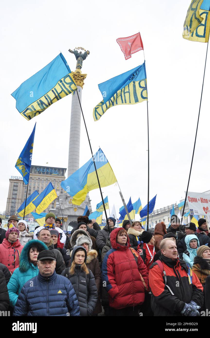 Dispersal of euromaidan hi-res stock photography and images - Alamy
