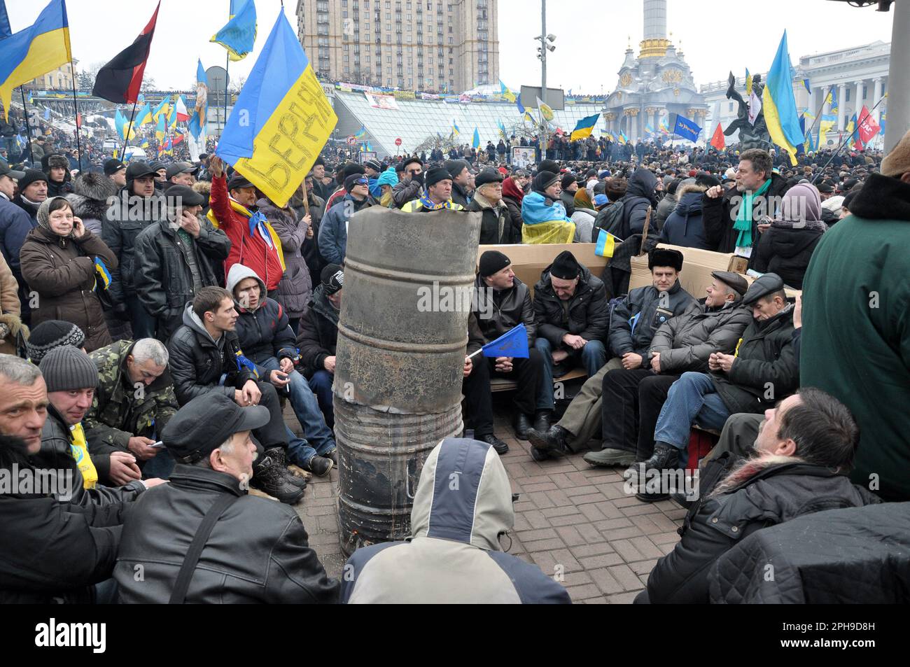 Dispersal of euromaidan hi-res stock photography and images - Alamy
