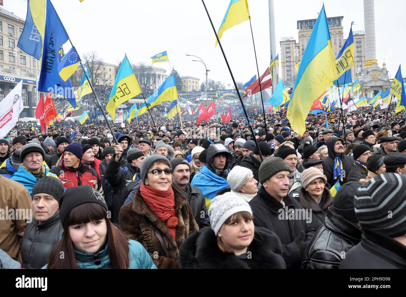 Dispersal of euromaidan hi-res stock photography and images - Alamy