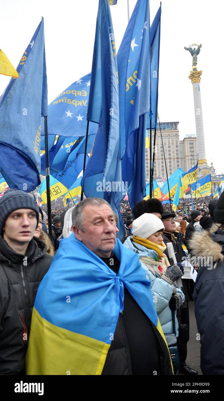 Dispersal of euromaidan hi-res stock photography and images - Alamy