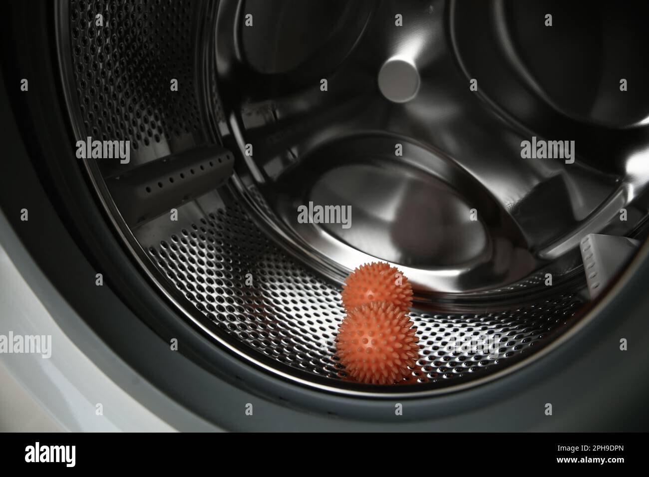Dryer balls hi-res stock photography and images - Alamy