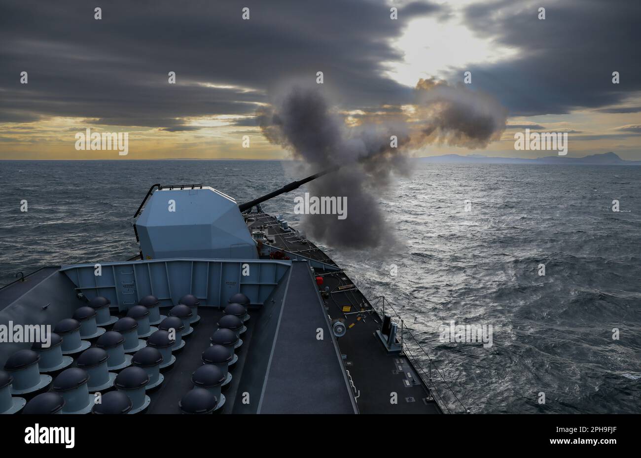 A Royal Navy Type 23 frigate firing her 4.5 inch (113 mm) gun Stock ...