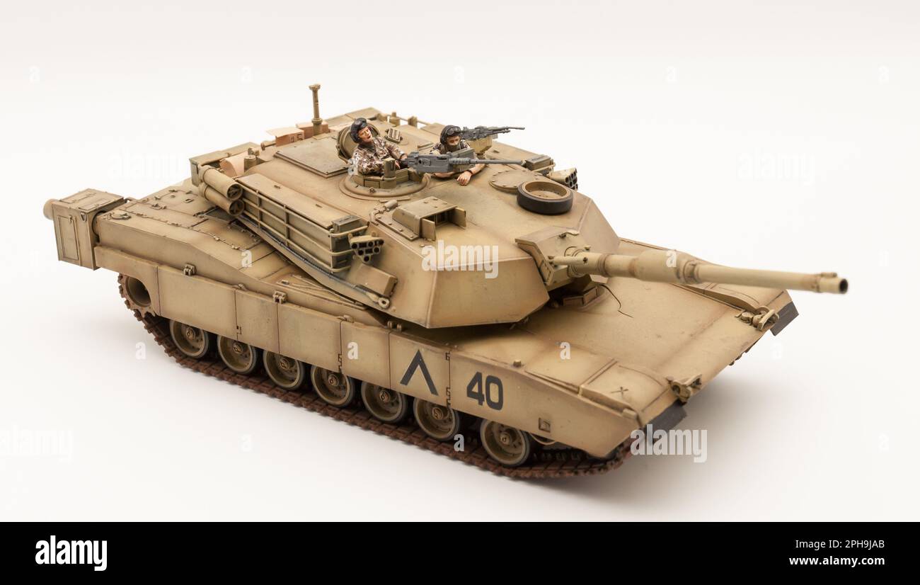 American M1A1 Abrams 120mm gun main battle tank 1 35 Scale Model Tamiya ...