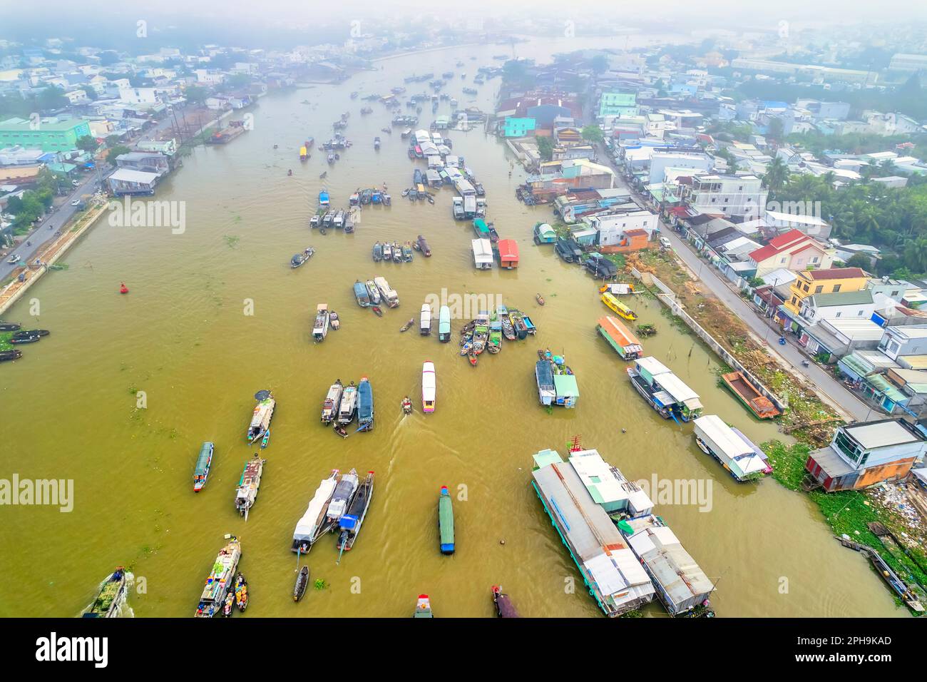 Thailand floating market aerial hi-res stock photography and images - Alamy
