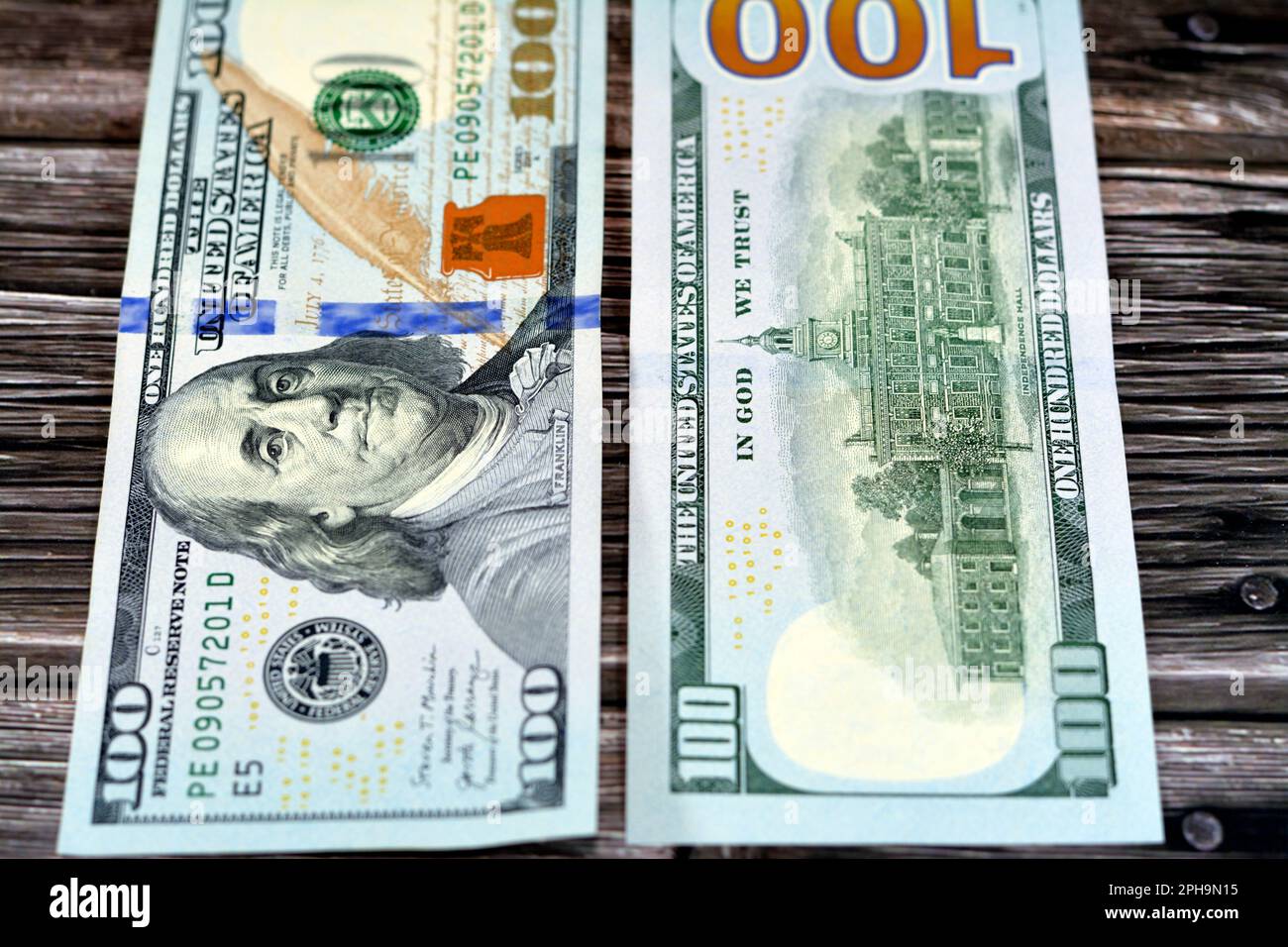 100 one hundred dollars bill banknote series 2013 with the portrait of president Benjamin ...